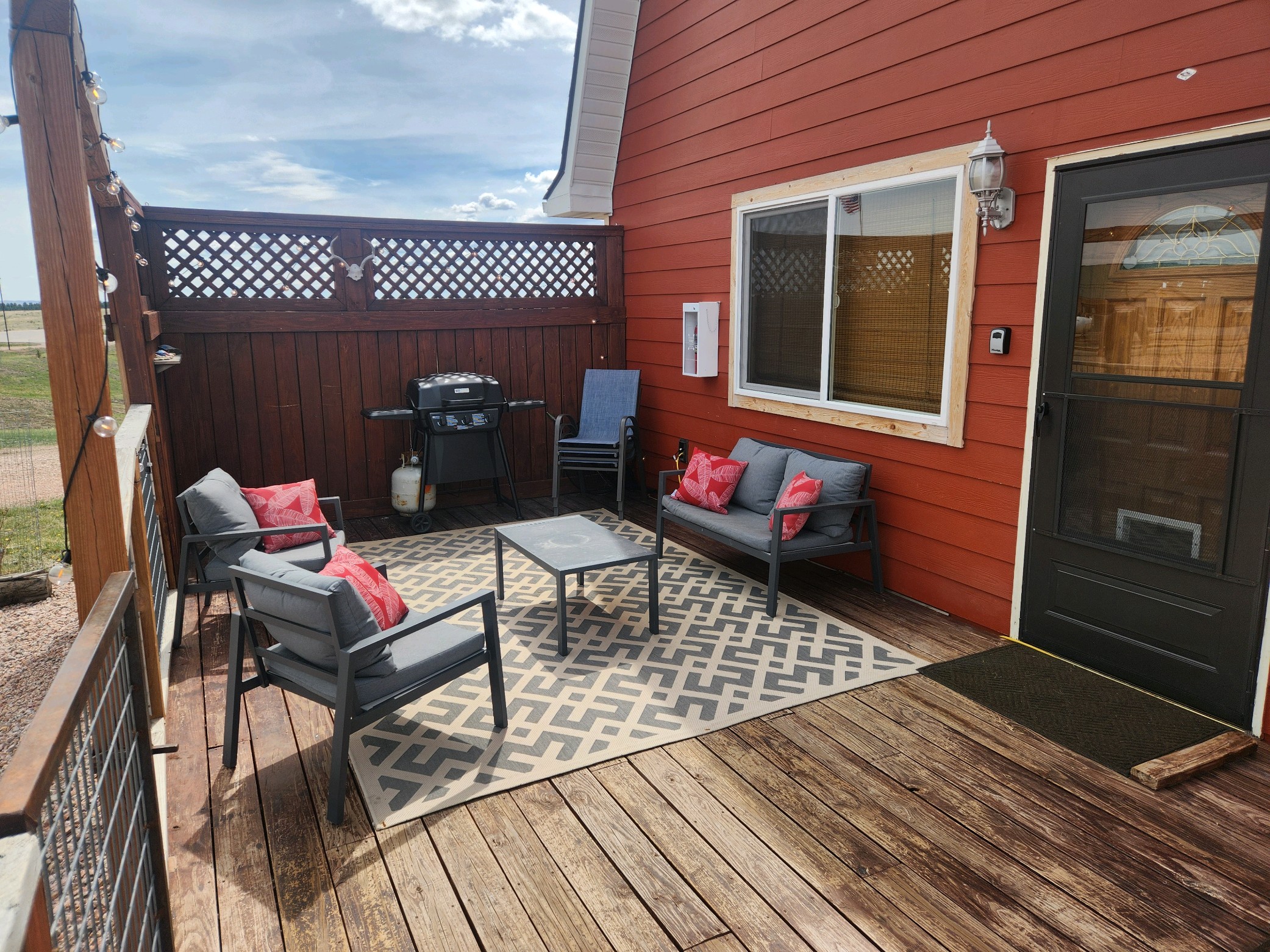 Cabin Rentals near Devils Tower in Pine Haven WY at Empire Lodge